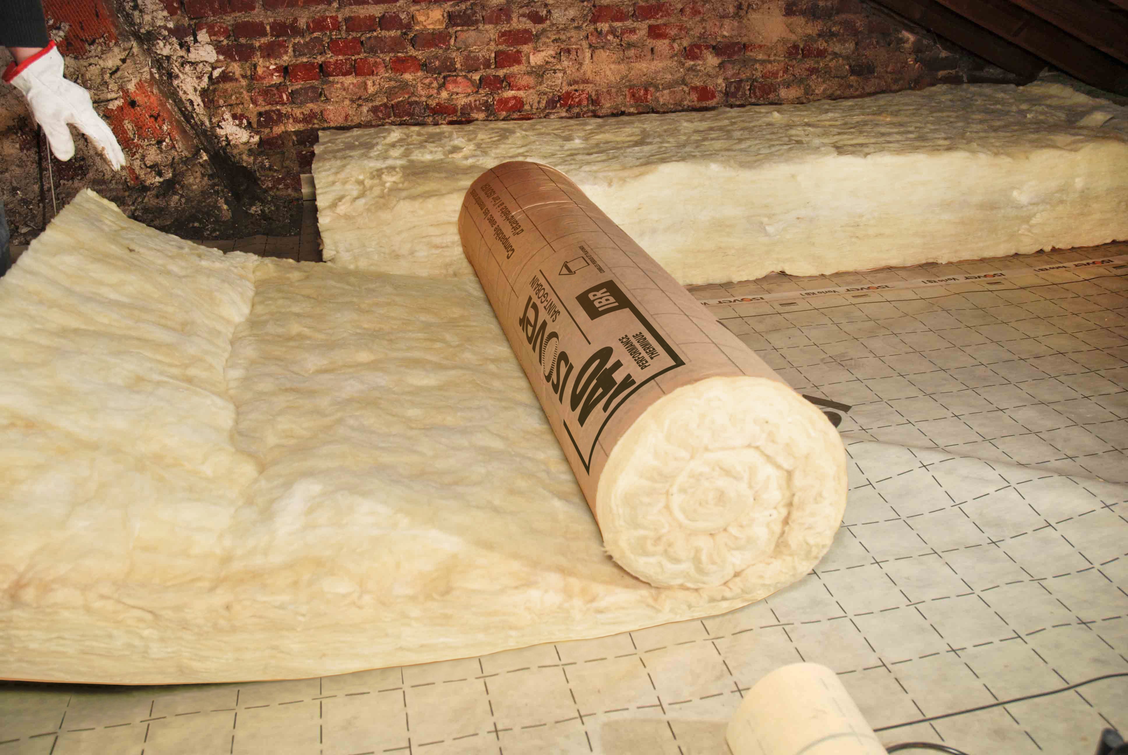 Isolation des combles : la solution laine de verre à dérouler